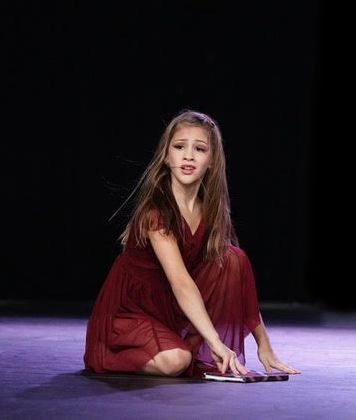 Spotlight on Kinsley Squicciarini’s interpretative ‘Anne Frank’ opening ...